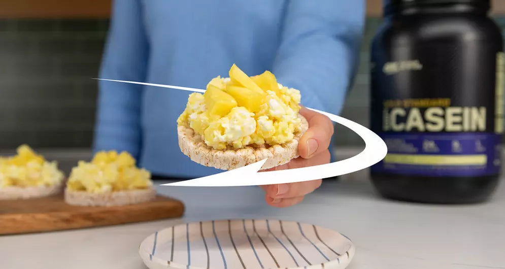 Vanilla Casein Protein & Pineapple Rice Cakes | Optimum Nutrition US